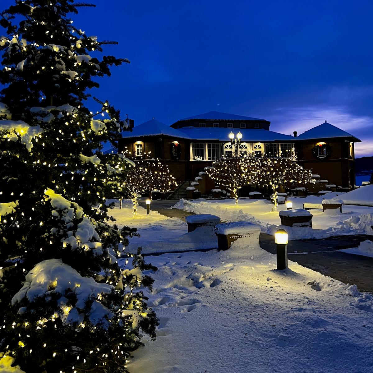 Festive Ways to Celebrate the Holidays with Friends in Lake Geneva