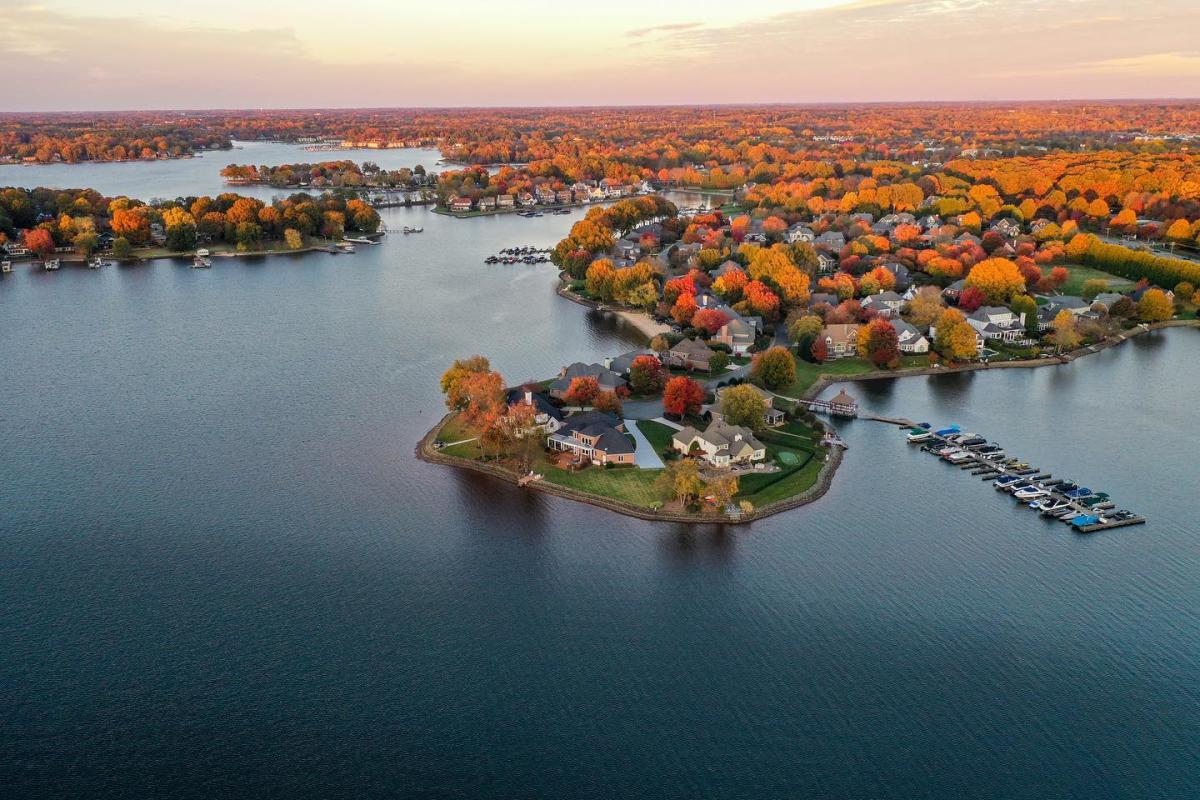 Thanksgiving Feasts & Fun in Lake Norman