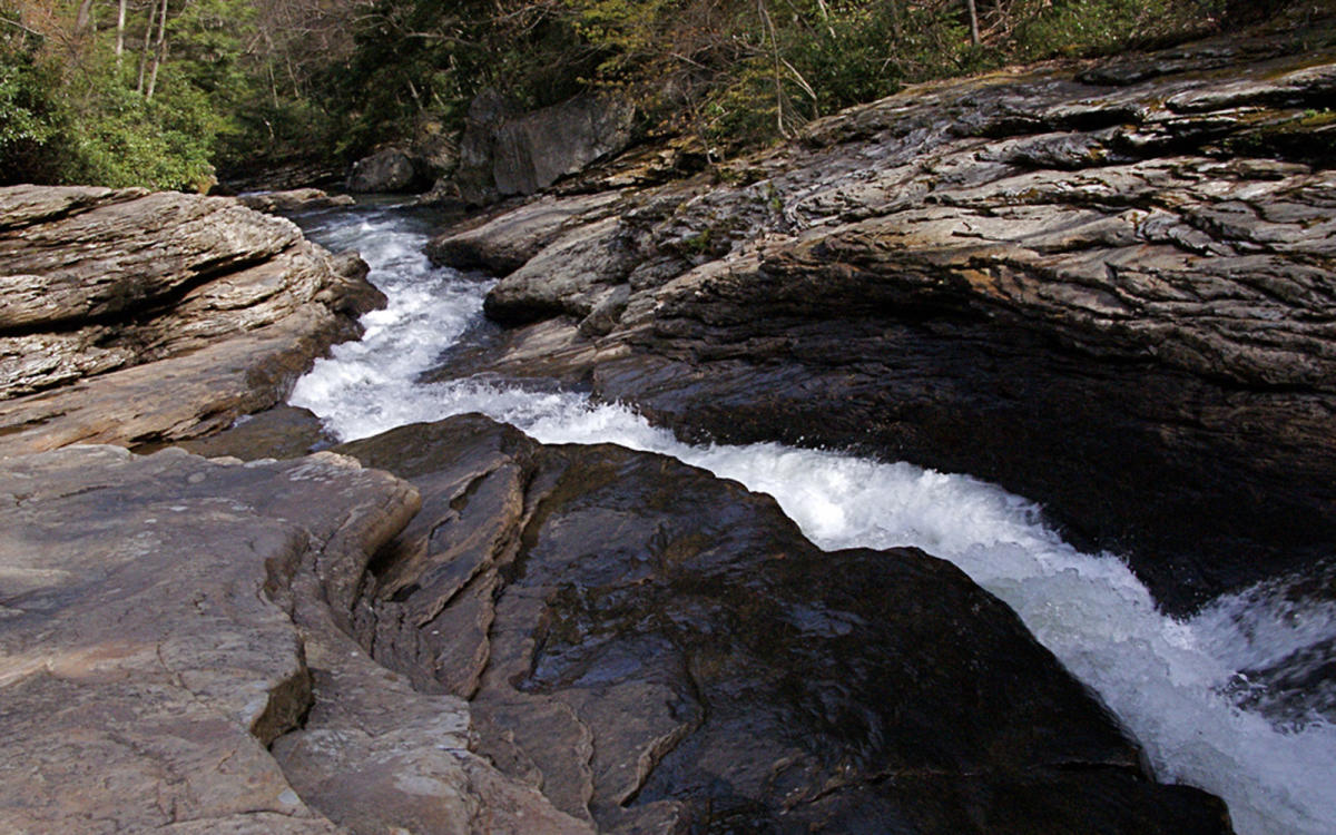 16 Best Swimming Holes in the U.S.