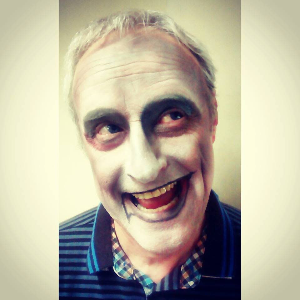 Gothic on the airwaves – an interview with Salford City Radio Presenter ...