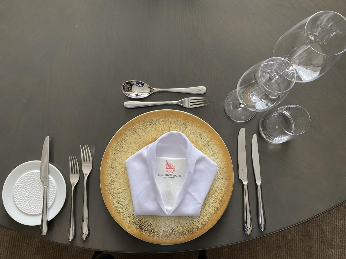 A Christmas Table With Five-star Appeal