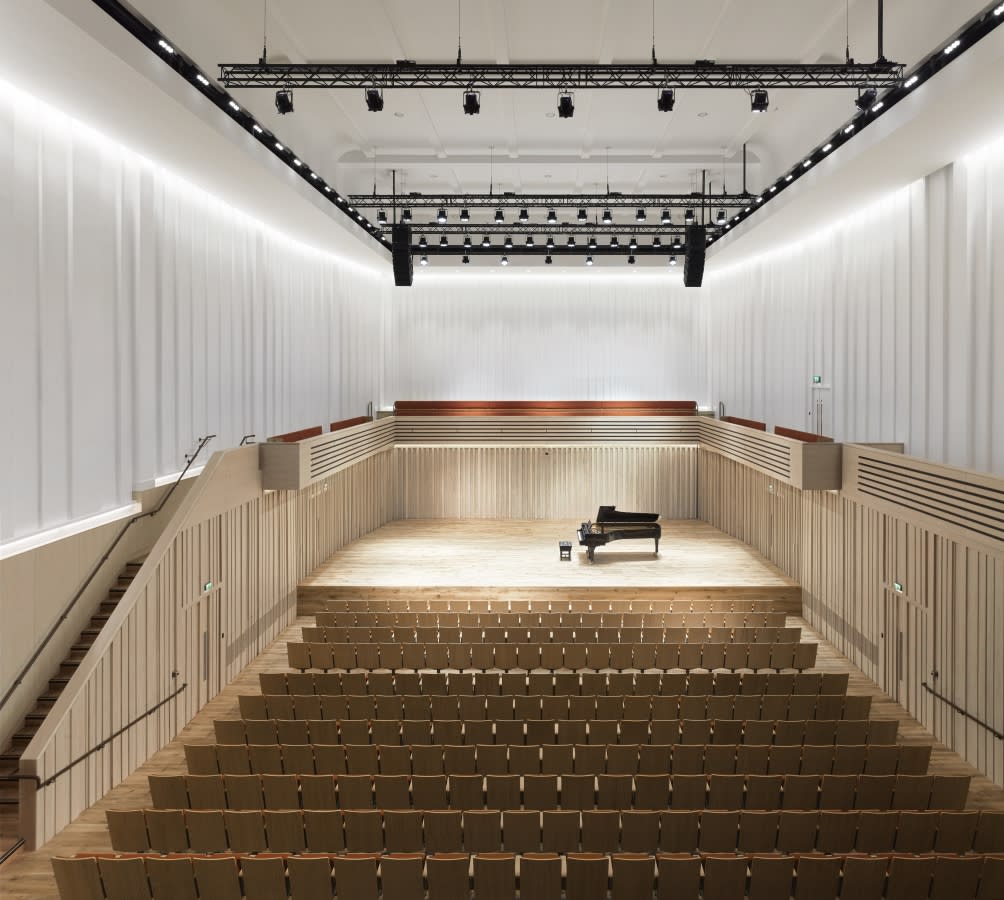 Live music concerts return: socially distanced audiences at The Stoller ...