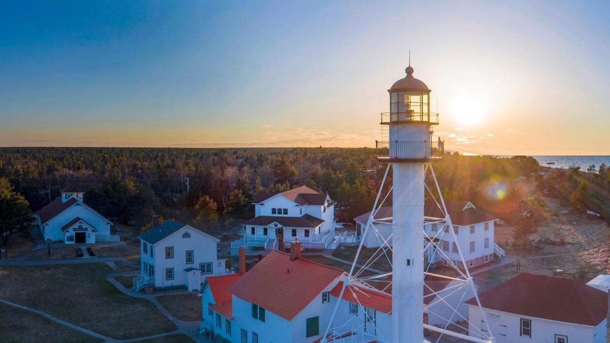 lighthouse shipwreck