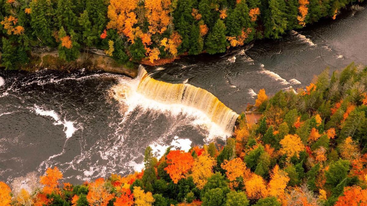 13 Breathtaking Fall Destinations | Upper Peninsula