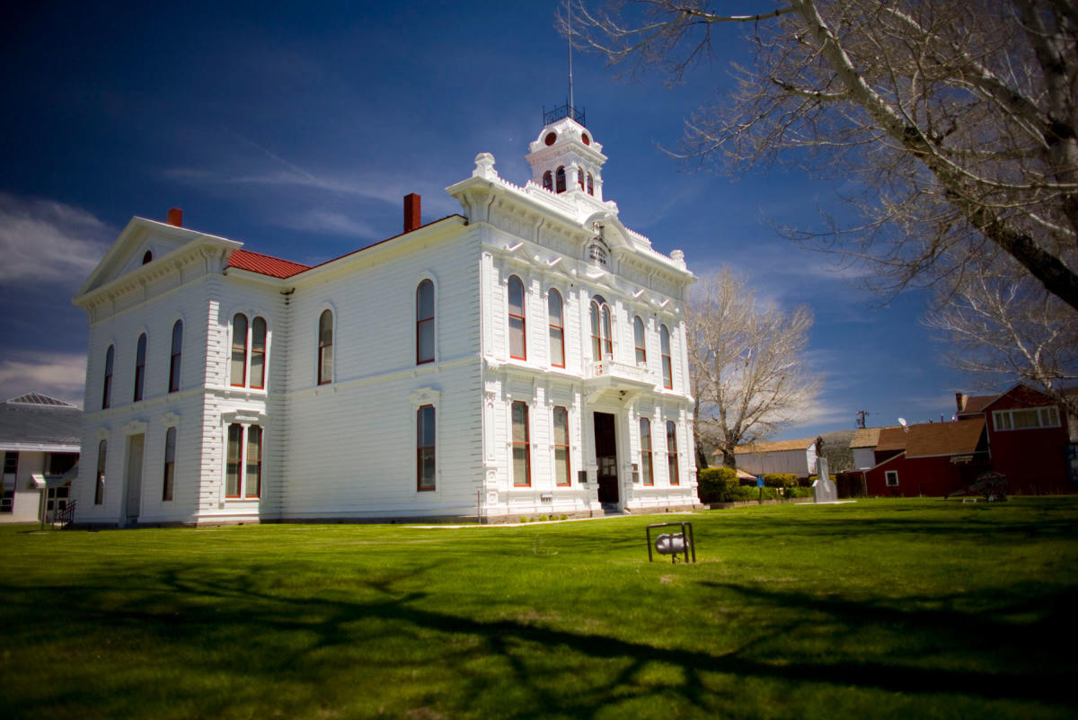 Bridgeport CA | Hotels, Restaurants, Shopping and More | Visit Mono County