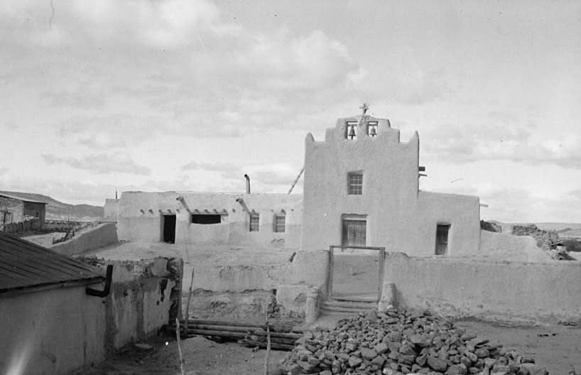 Laguna Pueblo