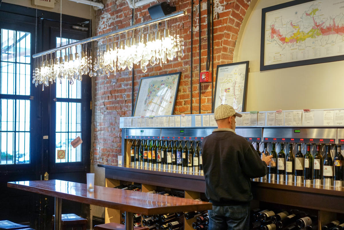Best Nightlife in the Warehouse District | New Orleans