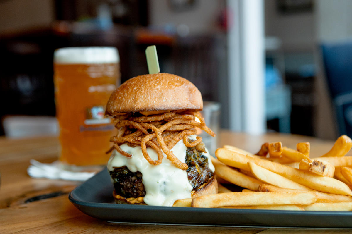 The Zinger | Malt on Broadway | Newport Burger Bender 2025