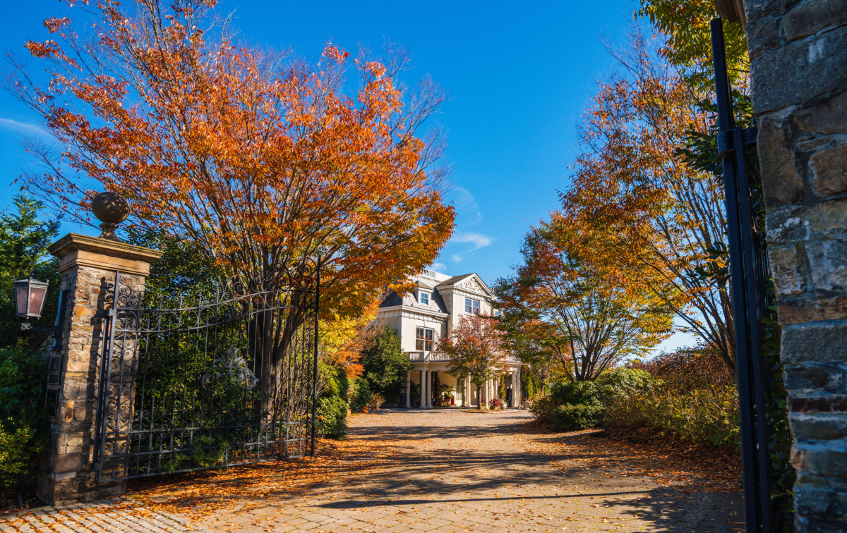 Parade | The 20 Most Stunning U.S. Destinations for Fall Foliage This ...