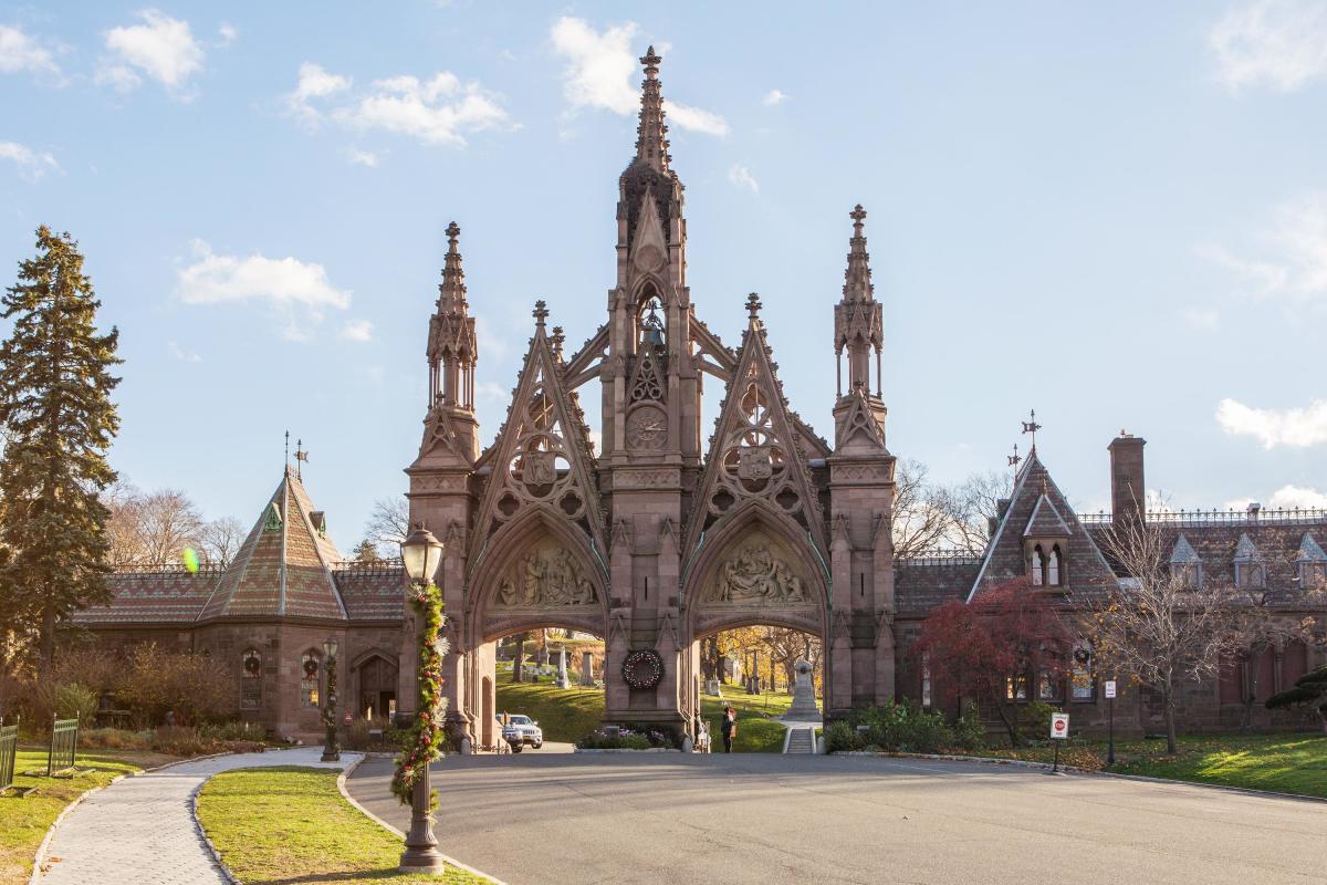 17 of New York’s Most Historic and Interesting Cemeteries