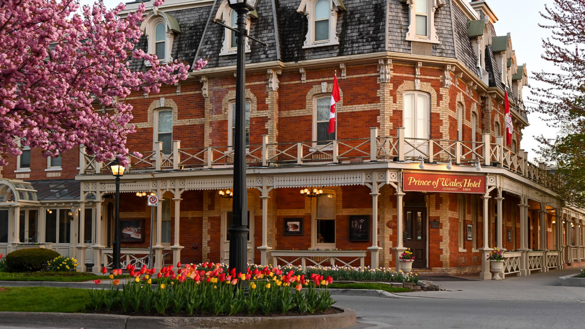Hotels & Inns