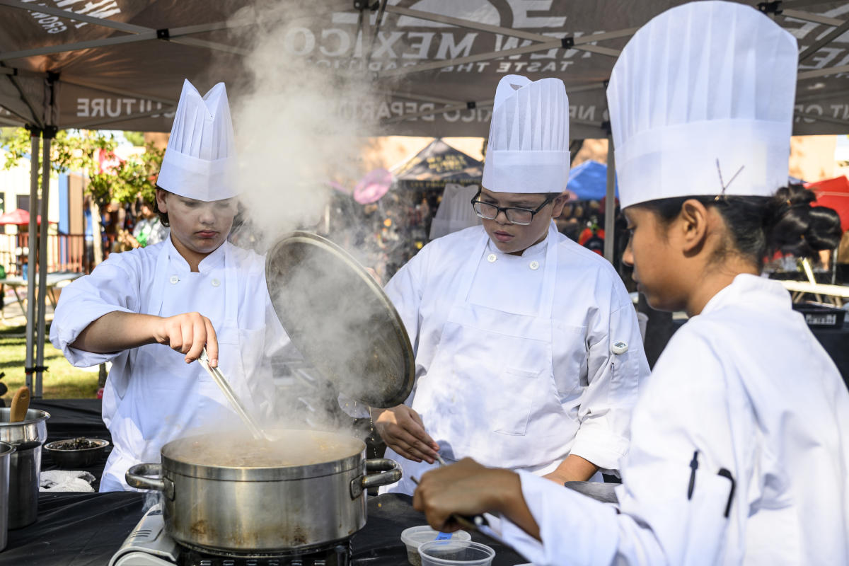 Student Chefs Cook with Green Chile at the NM State Fair