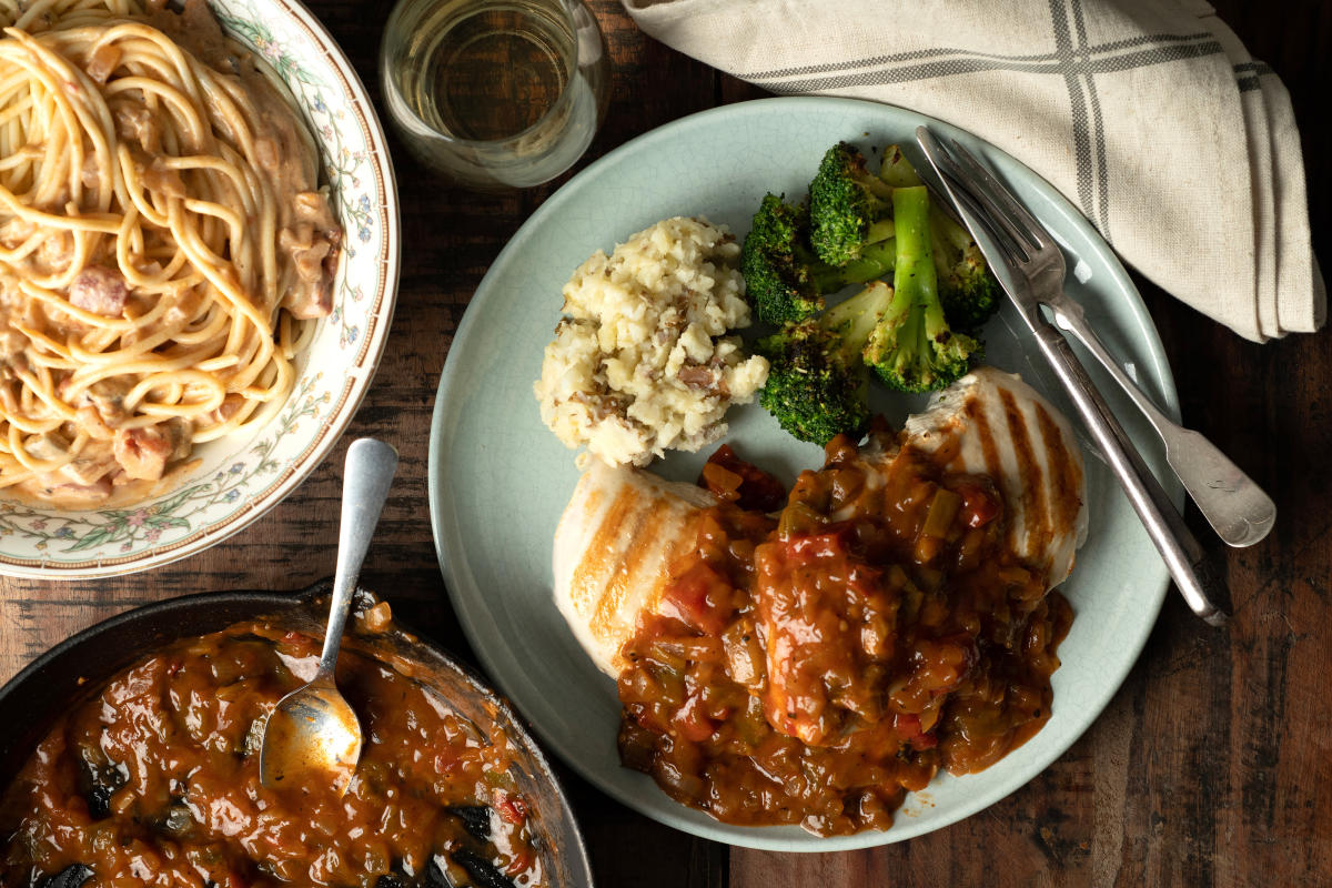 Recipe: Chicken Rancheros with Green Chile | New Mexico Magazine