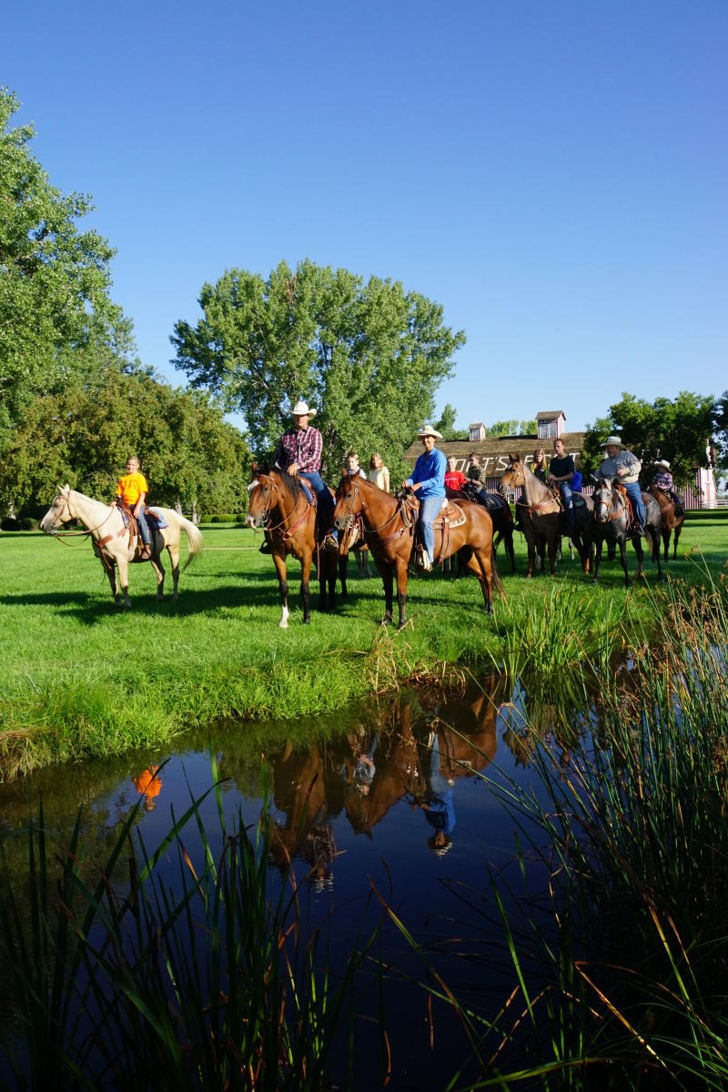 Dusty Trails Outfitters Trail Ride Group Tour
