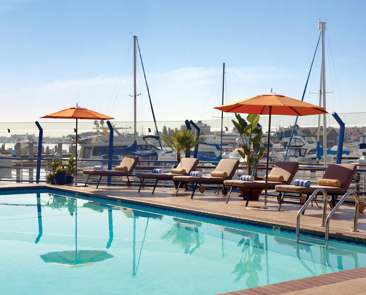 Best Oakland Hotels with Pools | Summer Getaway