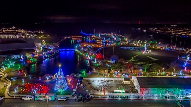 Travel Itinerary: Winterfest Weekend - A Holiday Lights & Festivities ...