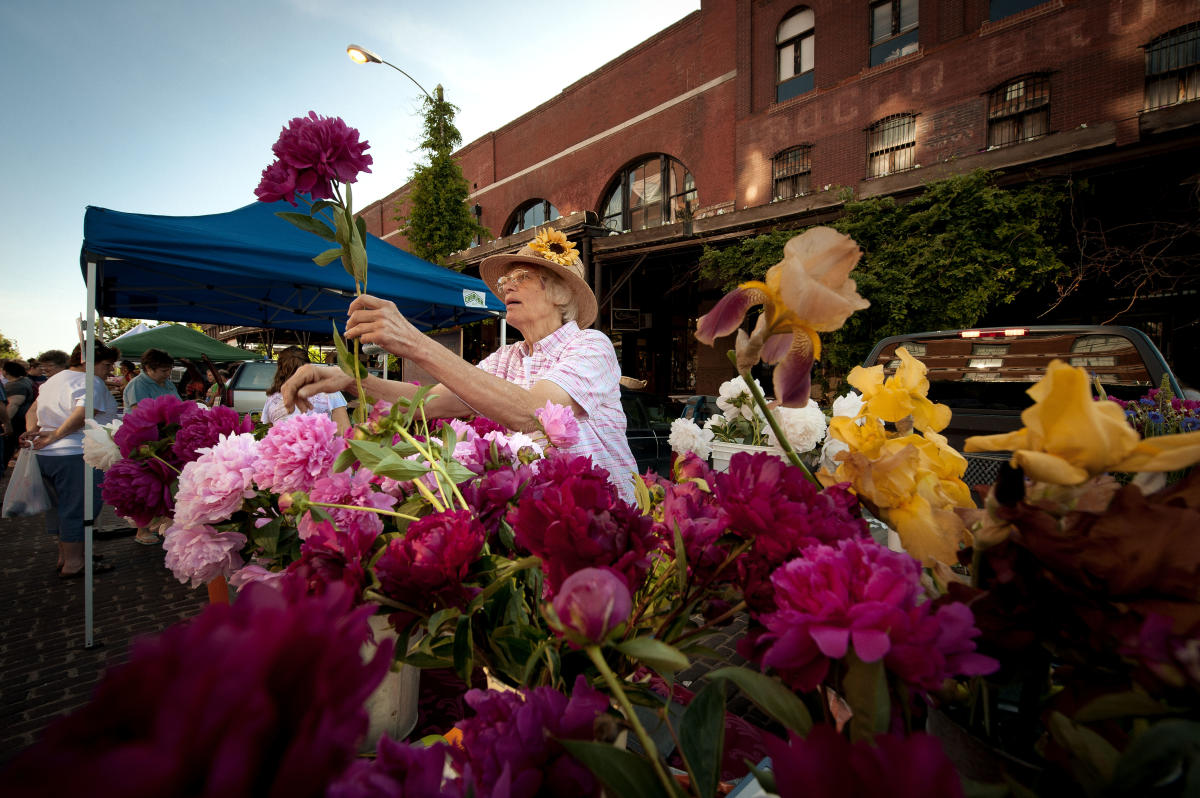 Farmers Market in Omaha | Fresh Produce, Art & Local Flavors