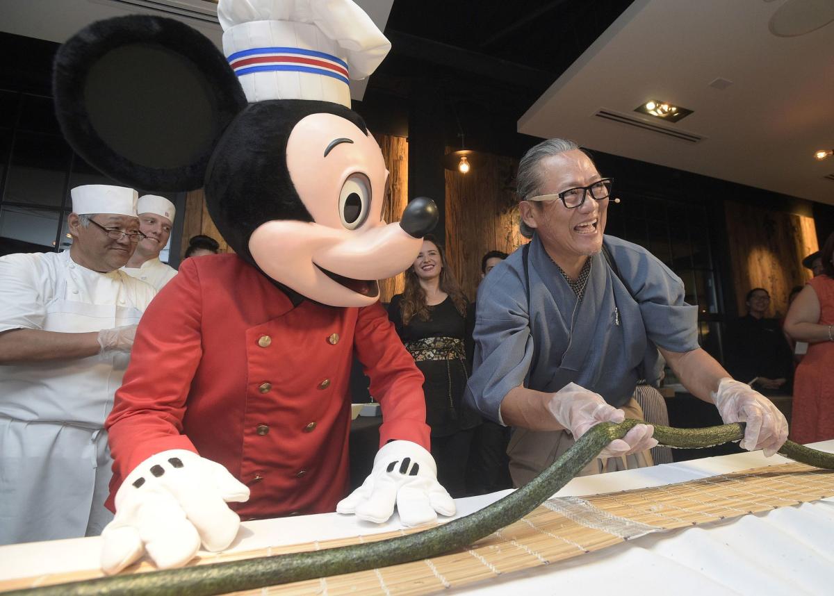 Dazzle Your Attendees With Celebrity Chef Restaurants in Orlando