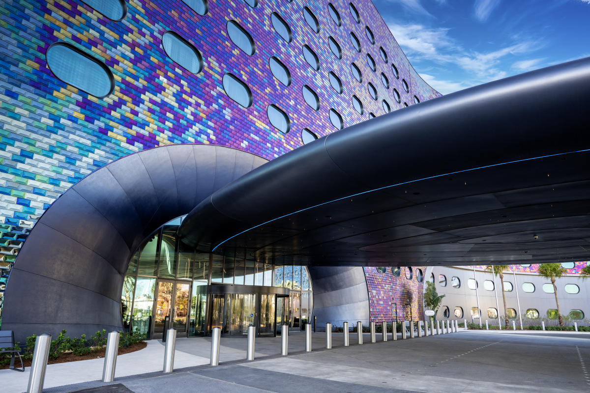 Universal Orlando Resort: One Destination. A Universe of Possibilities.