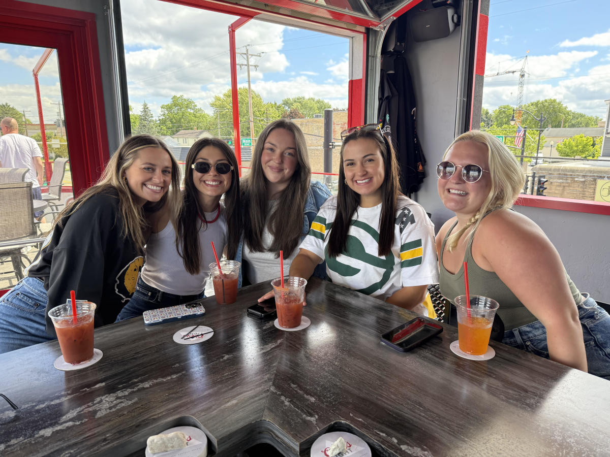 A Perfect UWO Girls’ Reunion Day in Oshkosh: Food, Fun & Friendship!