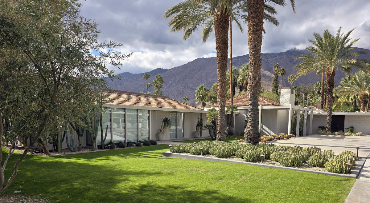 Explore the Historic Movie Colony Neighborhood in Palm Springs
