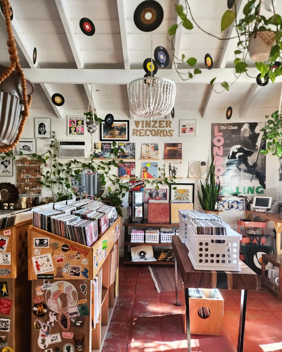 Exploring the Best Vinyl Record Stores in Palm Springs