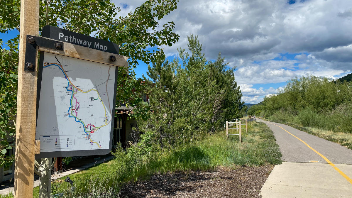 Wayfinding on Pathway Trails and Summit Bike Share