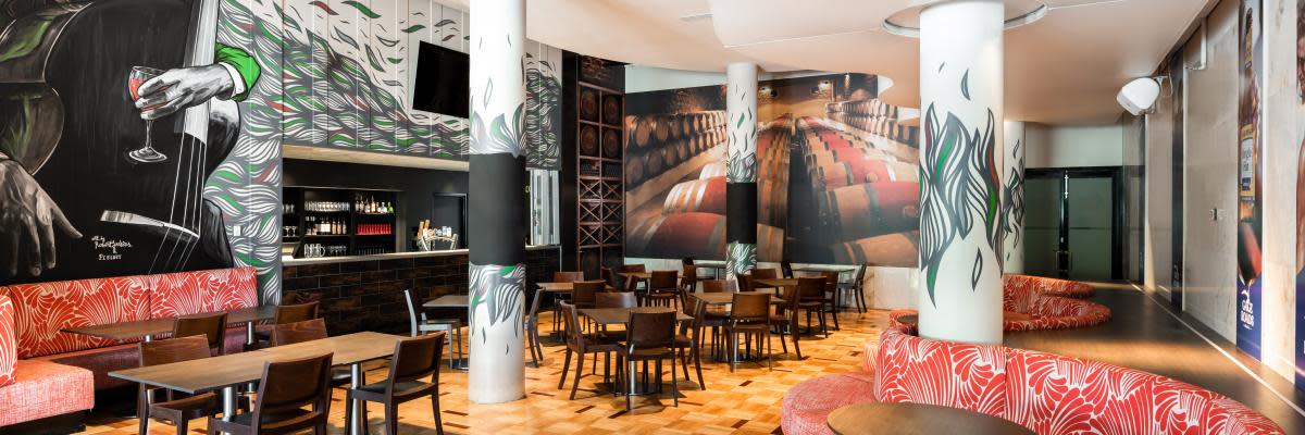 8 Dining Destinations To Try in Perth