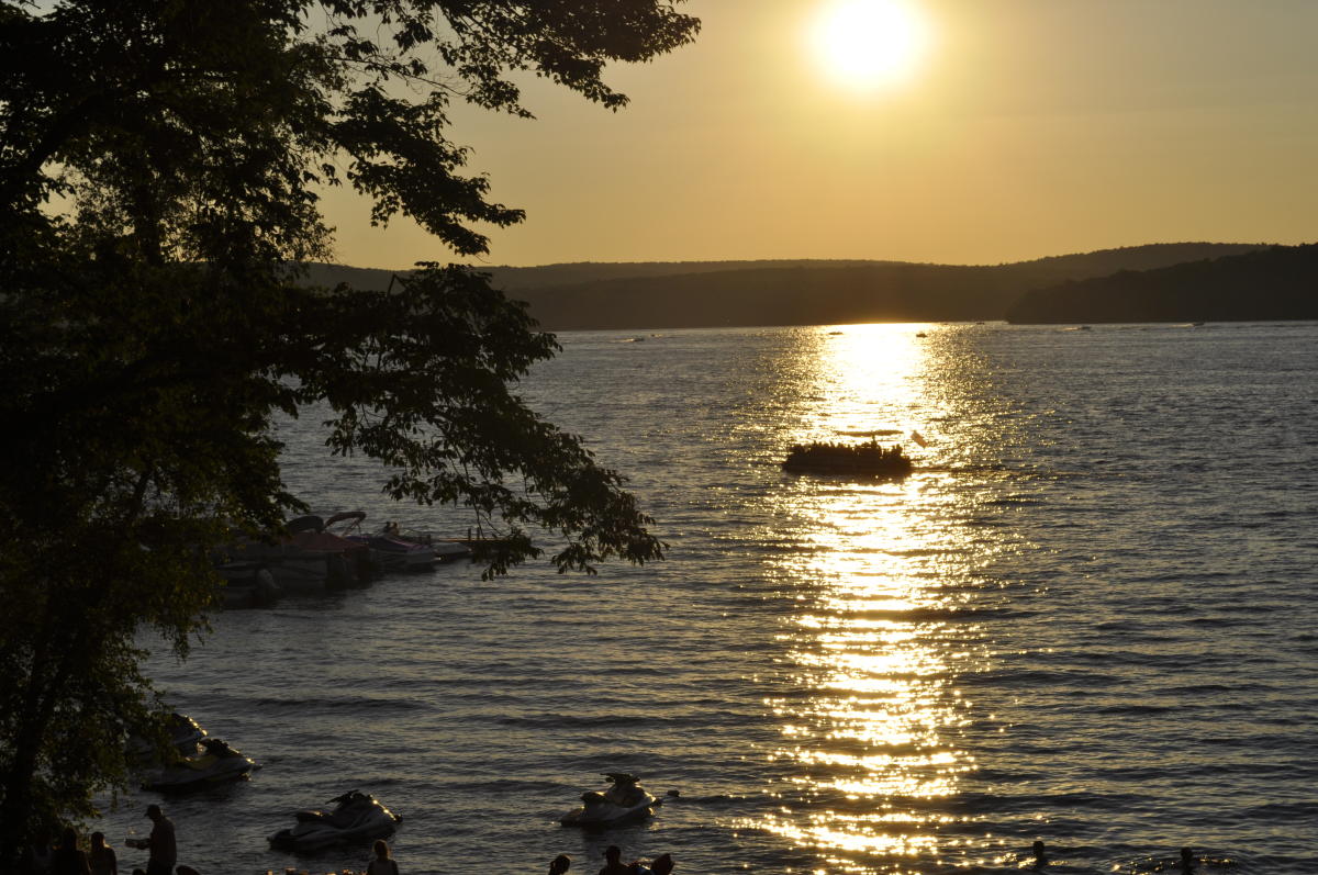Pocono Mountains Boat Tours | Lake Cruises | Sightseeing