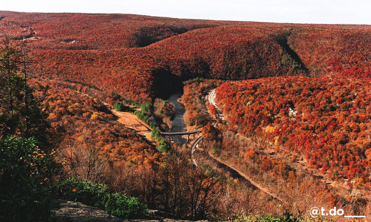 Best Hikes in the Poconos | Hiking Trails & Fall Foliage