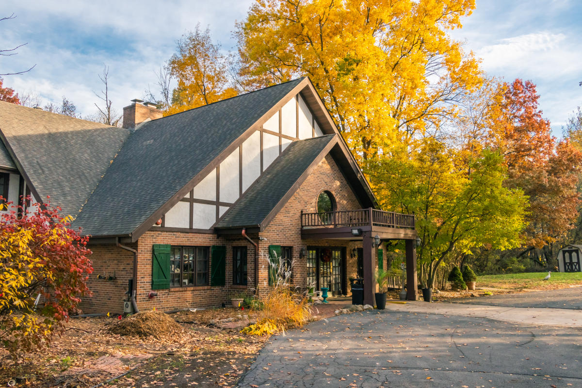 Spring House Inn: A Woodsy Staycation Retreat