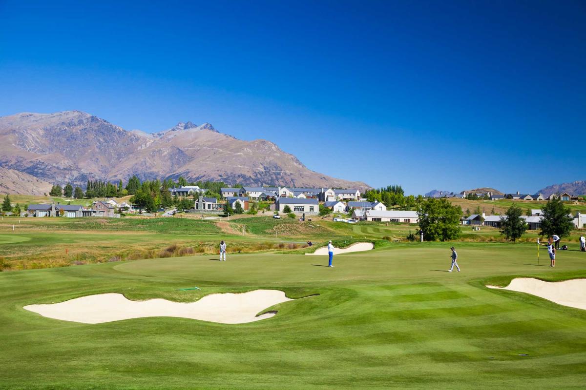 Luxury Stays for your Queenstown Golf Holiday | Queenstown NZ