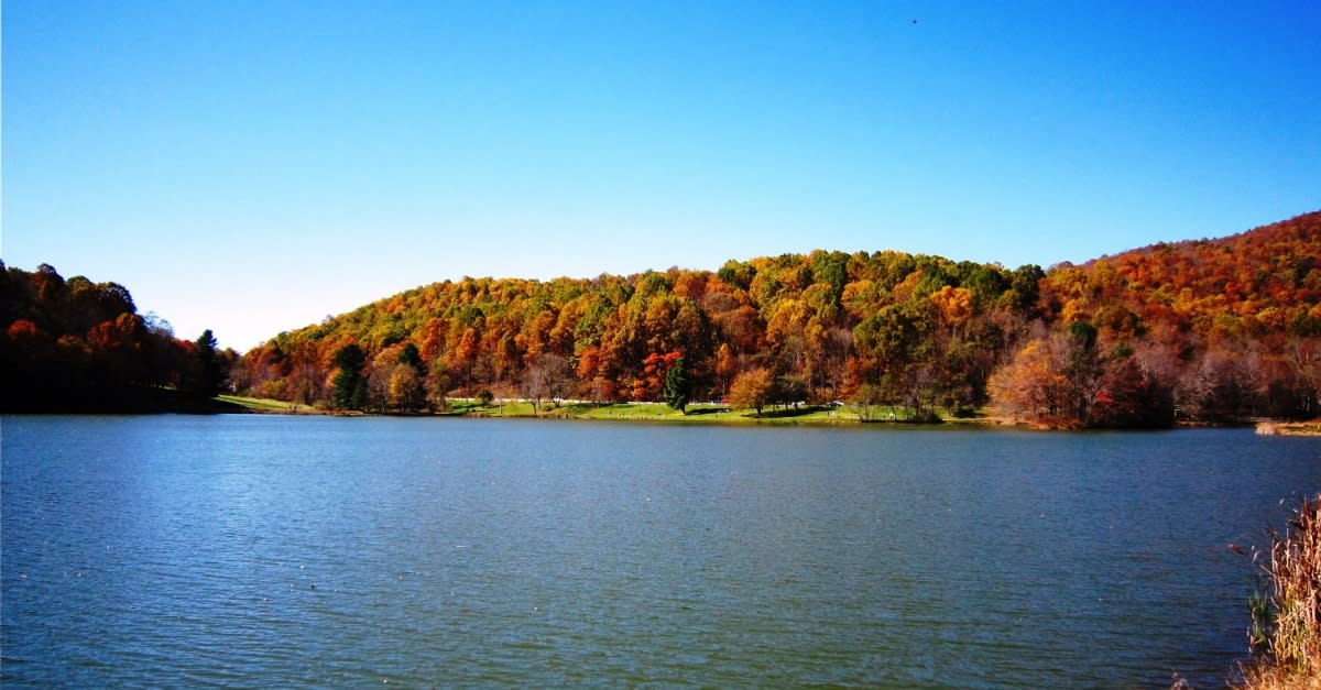 10 Easy Hiking Trails on the Blue Ridge Parkway | Blue Ridge Mountains