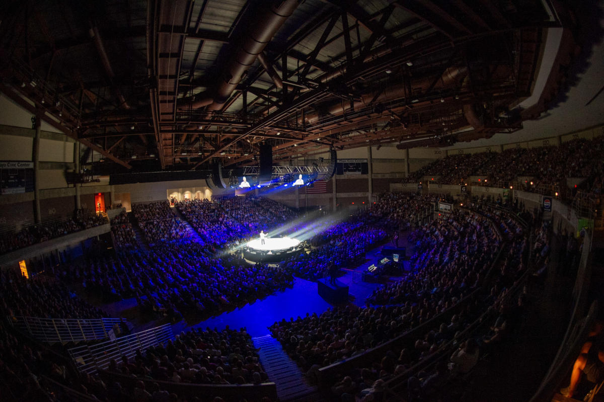 Nate Bargatze Breaks Records at Mayo Civic Center with Sold-Out Comedy Show