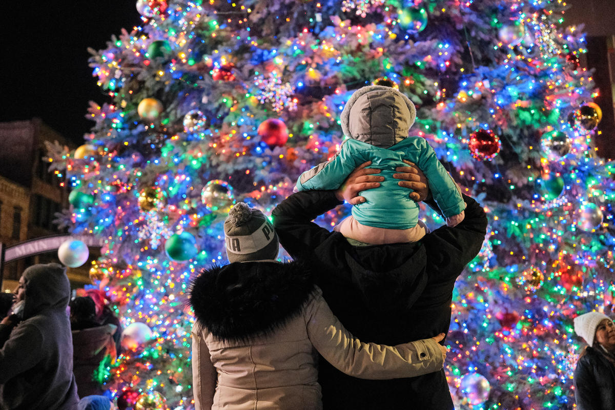 Rockford Rocks the Midwest Holiday Scene