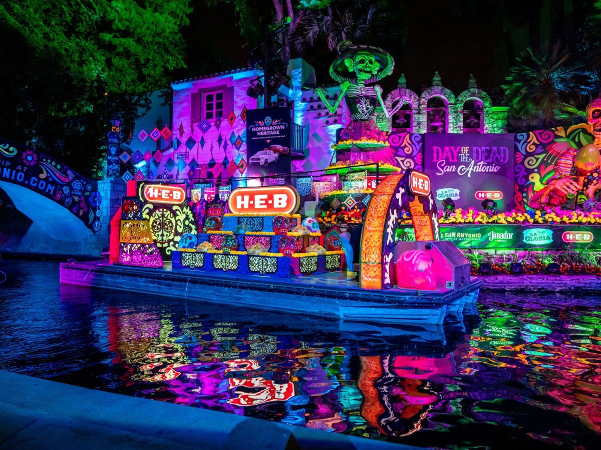 Your Ultimate October Adventure on the San Antonio River Walk