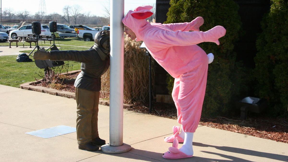 Flick Statue in Hammond, IN | "A Christmas Story" Comes Home