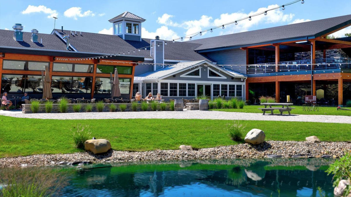 Outdoor Dining Spots in Northwest Indiana with Stunning Views