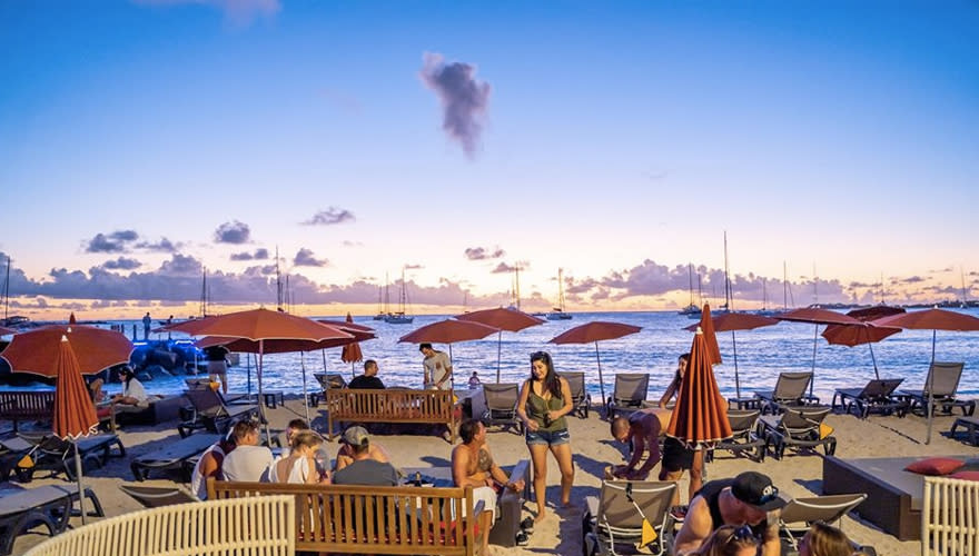 Outdoor Bars & Clubs