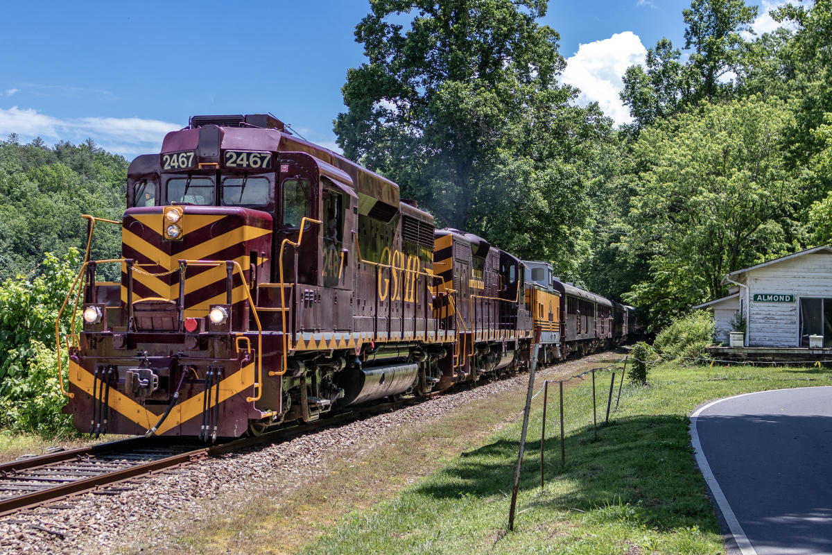 Explore the Beauty of the Smoky Mountains by Diesel Train