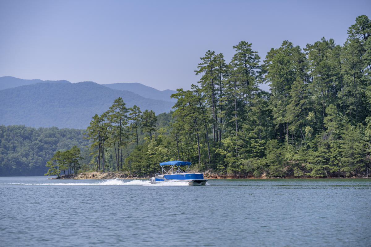 Boating on Fontana Lake - Get Out on the Water!