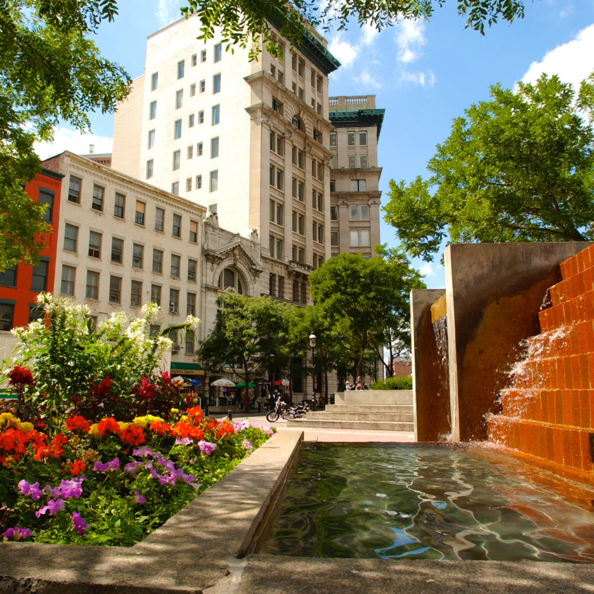 Hanover Square in Syracuse, NY | Restaurants, Shopping & More