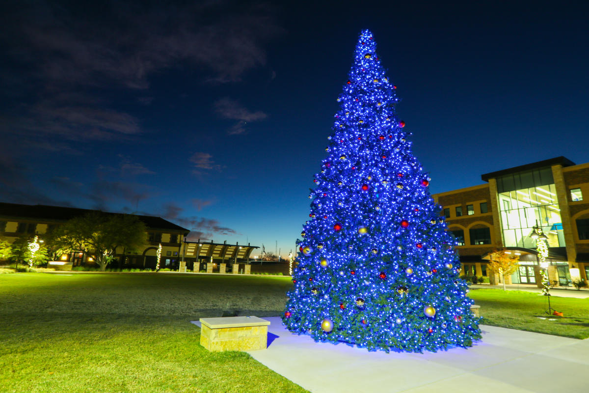 We want to see your holiday photos!