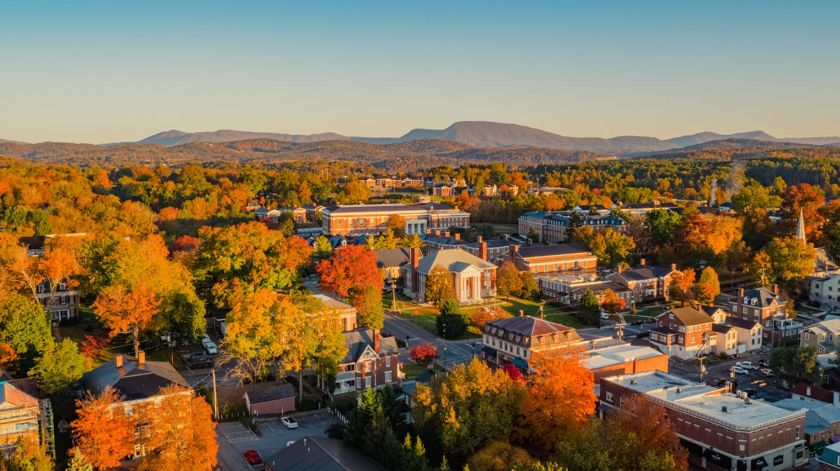 8 Reasons Why We LOVE Fall in Virginia