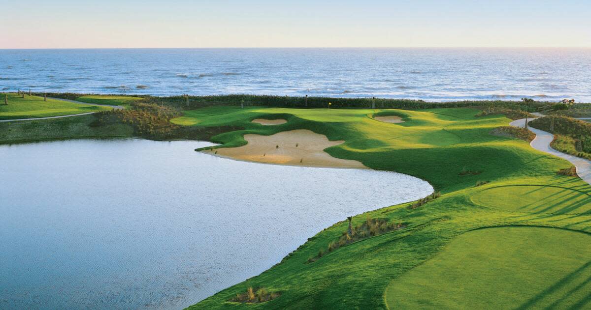 Ace Your Golf Game at These Top Golf Courses in Florida