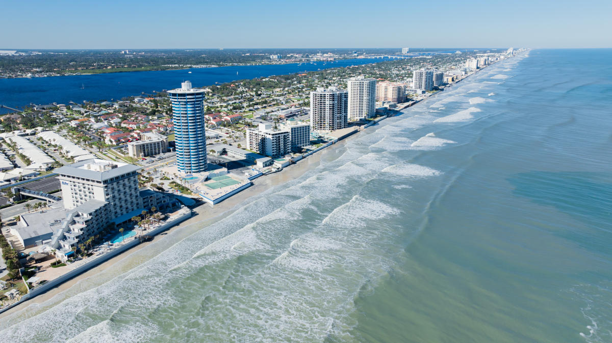 Beach Guide: Breakers Park in Daytona Beach