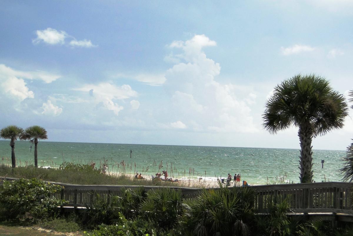 Beach Guide: Englewood Beach, a Family-Friendly Retreat