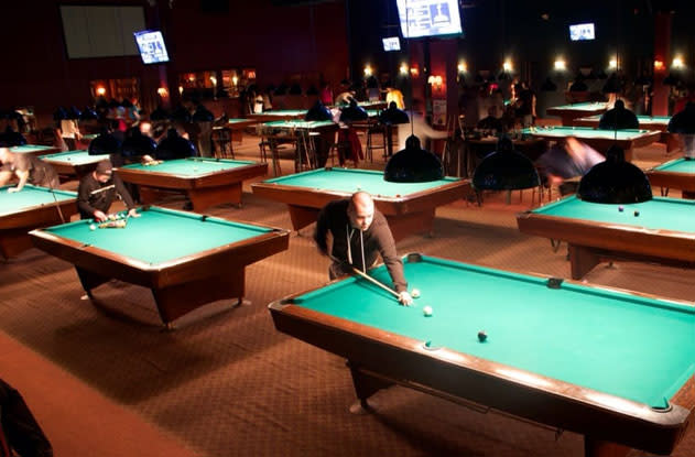 Nightlife & Happy Hour in Warwick, RI | Clubs, Comedy & Cocktails