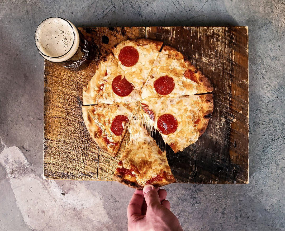 Best Pizza & Sandwich Shops | Visit White Mountains