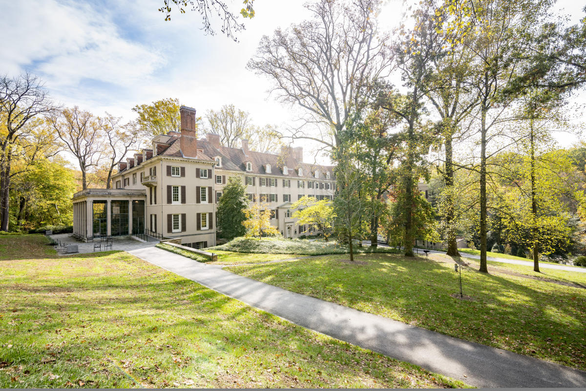 Step into Glamour: An Evening with B Michael at Winterthur